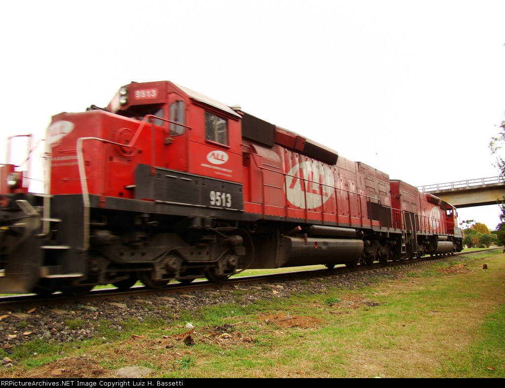 SD40-T2 9513